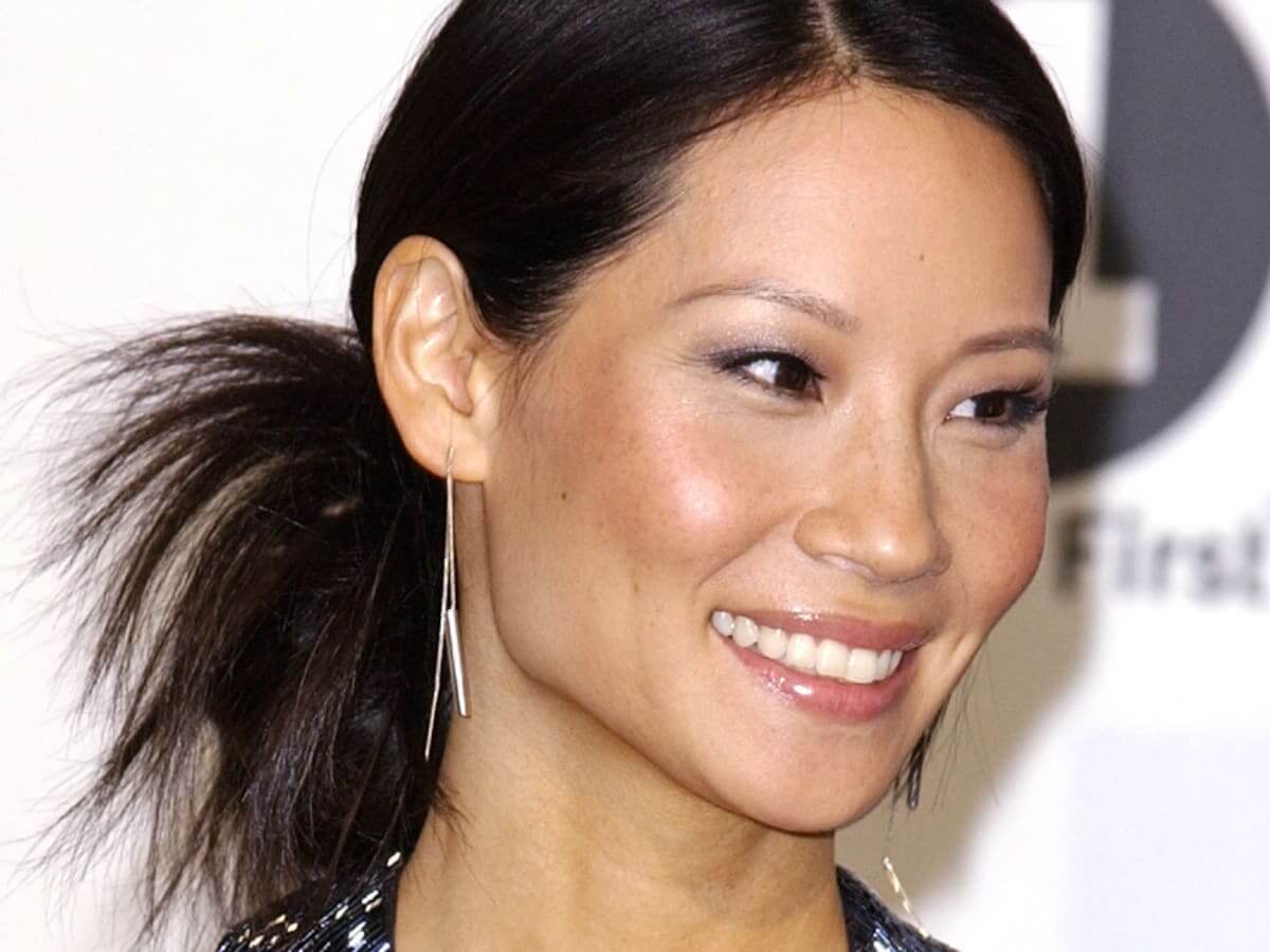 12 Cool Skin Tone Celebrities—According To Top Celebrity Makeup Artists - Kenyalogue